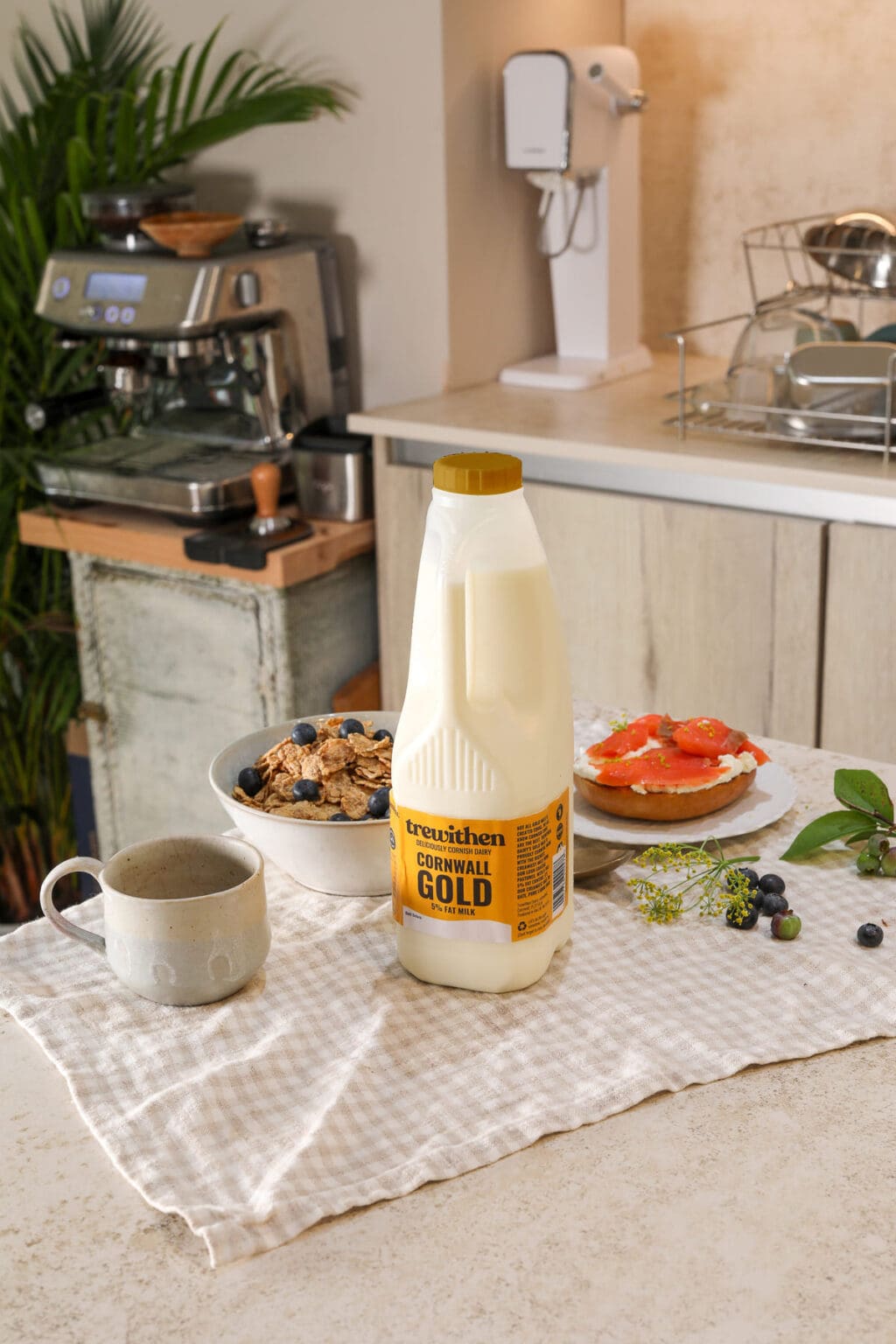 Fresh & Creamy Cornish Milk - Trewithen Dairy
